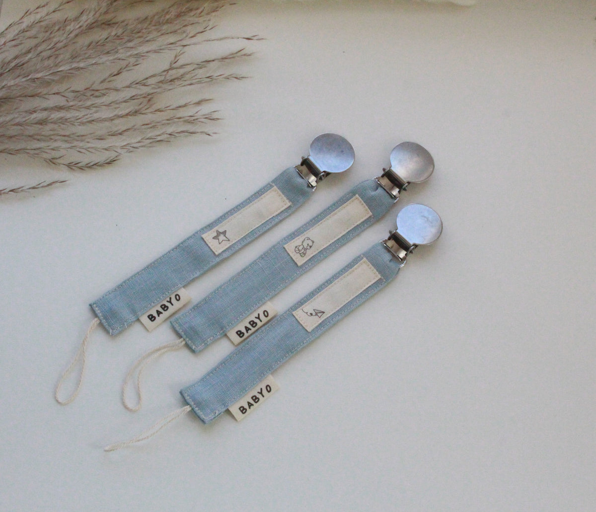 Babyo Linen Pacifier Clip Teddy Label - Blue – Moonlight